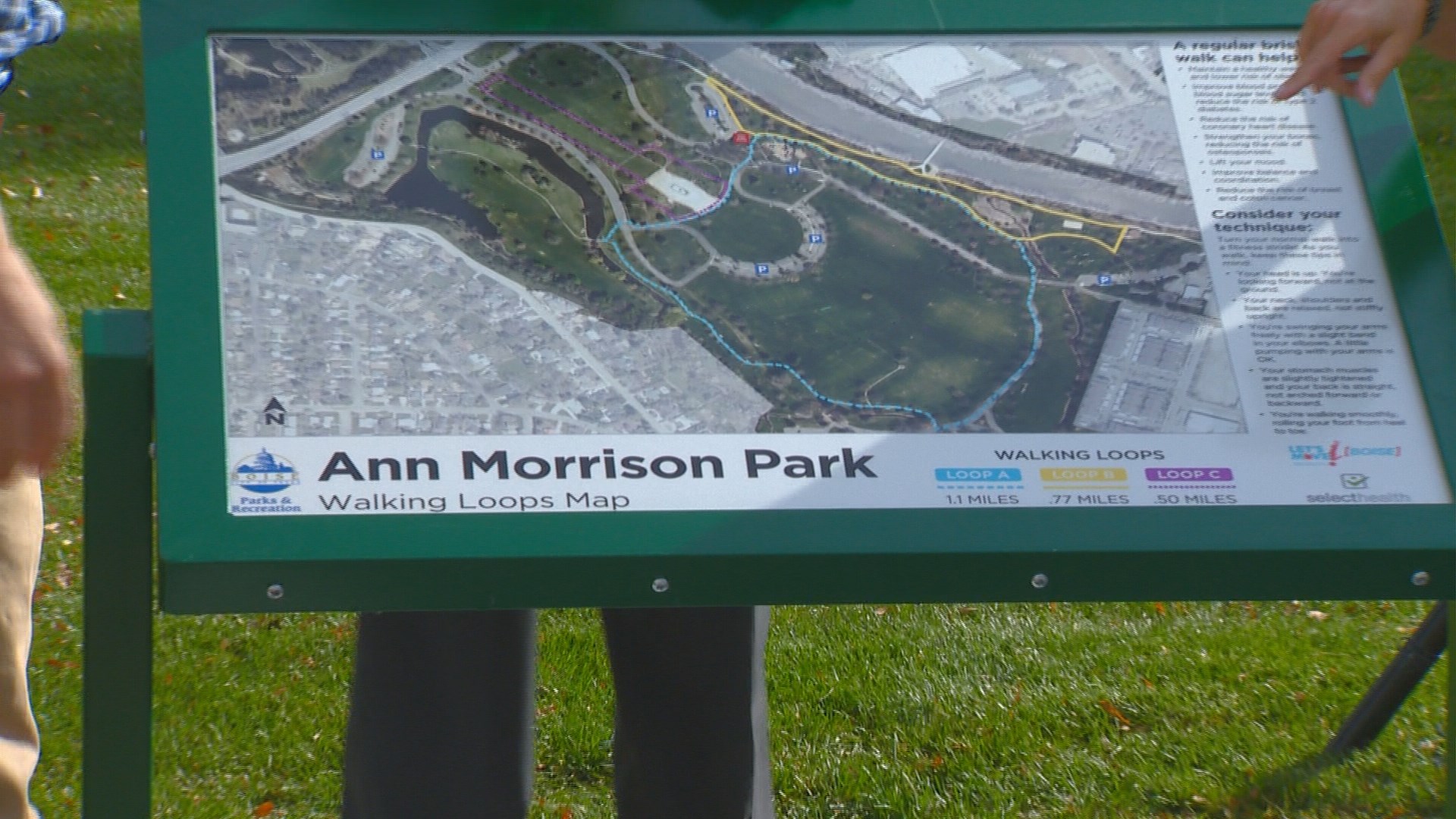 Sign marks walking paths in Ann Morrison Park | ktvb.com